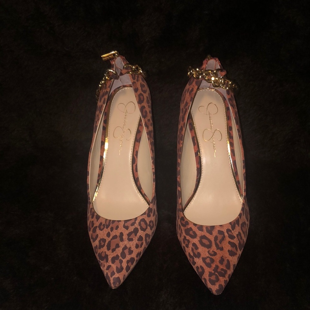 Jessica Simpson’s Designer Leopard-Print Pumps - Gem